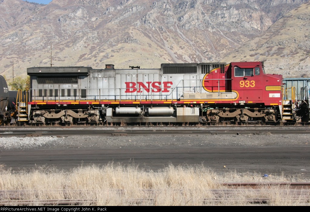 BNSF 933